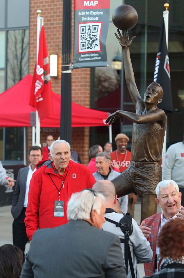 Ohio State Unveils Jerry Lucas Statue Outside Schottenstein Center | Eleven Warriors